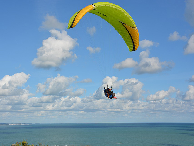 Paragliding - Kuta Bali Travel